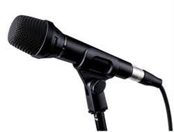 What are the working principles of different types of microphones?
